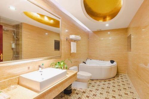 Vienna Hotel Shenzhen Songgang Metro Station, Shutianbu (preços ...
