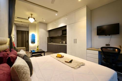 Luxury Studio Apartment in Supernova Spira Noida Riverview With Balcony ...