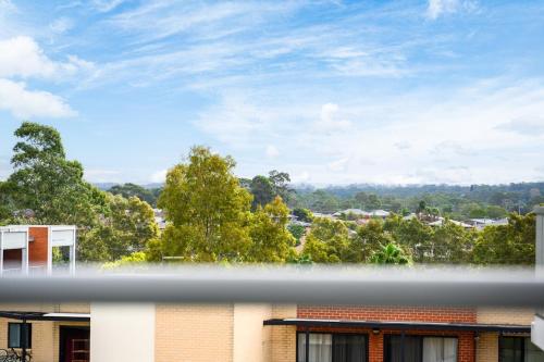Chic One-Bedroom Hideaway with Free Parking&Wi-Fi, Warwick Farm ...