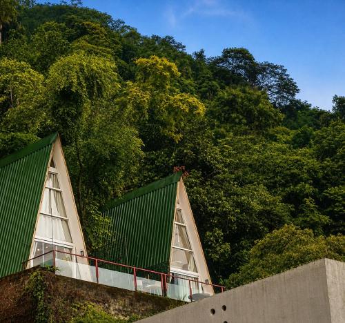 Corcovado Forest Chalet with Jacuzzi and Panoramic View, Río de Janeiro ...