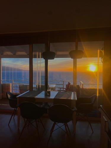 Sunset Seafront Apartment Panorama View, Saranda (precios actualizados ...