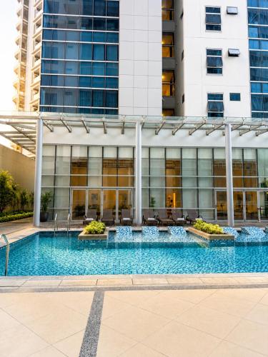City View Corner Suite in Uptown BGC, Resort Style, Fast WIFI, Walk to ...