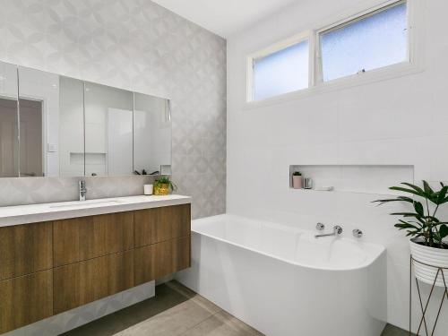Family Comfort Near The Beach - Swimming Pool - Mount Martha, Mount ...
