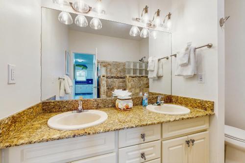 Coastal Waterfront Villa with pool, paddleboards & tennis courts ...