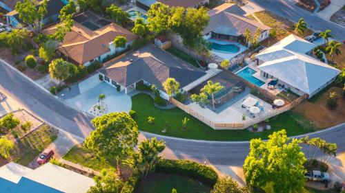 NEW - Pool - Near Beaches - Family Sleeps 14 - Mini Golf - Fire Pit ...