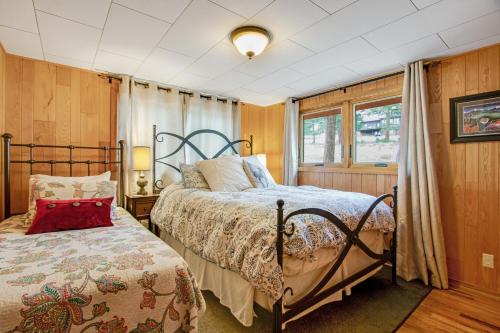 Perfect Mountain Cabin with Wood-Burning Fireplace, WiFi, & Easy Park ...