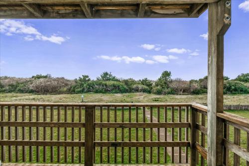 1-Bedroom Family Suite for 6 with Kitchen and Fireplace - Pool and Hot ...