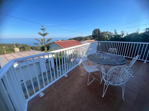 Ocean view house in the heart of nature, 1000 m from the beach, Tossa ...