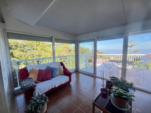 Ocean view house in the heart of nature, 1000 m from the beach, Tossa ...