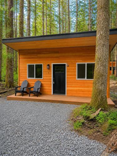 Tiny Home Village at Mount Rainier with Hot Tub & Sauna, Ашфорд ...