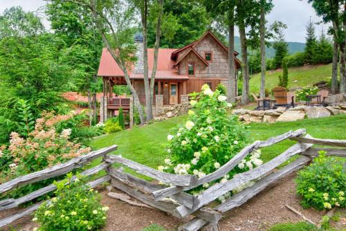 Storybook Cottage at Eagles Nest, Banner Elk (updated prices 2026)