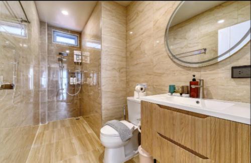 Sababa House 4 Bedrooms, near Chabad and Beach, Mae Nam (precios ...