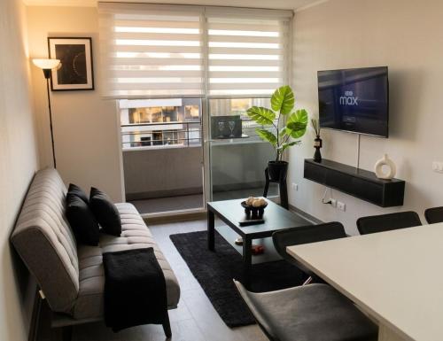 Sunset View Apartment steps from Metro Mirador, Santiago (precios ...