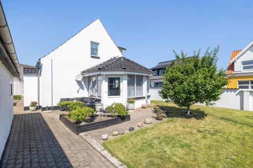 Newly renovated house close to the ferry, downtown, and the beach ...