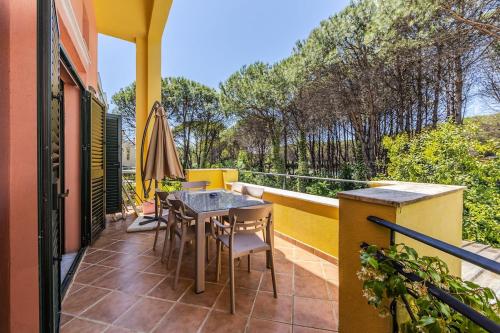 Villa Dita Qerret Relaxing Beachfront Stay by PikHost, Golem ...