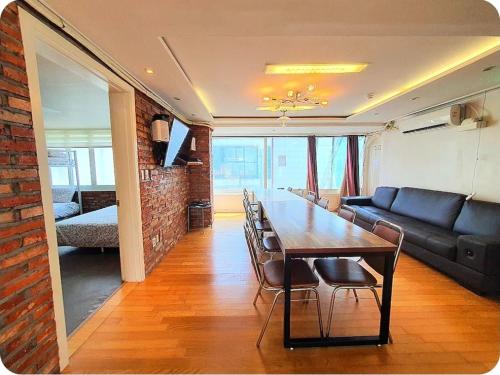 Elevator 5th floor 4 Rooms 3bathrooms, Seul (posodobljene cene za leto ...