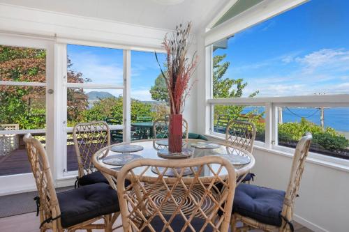 Panoramic Views in Acacia Bay Renovated Bathroom, Taupo (aktualisierte ...