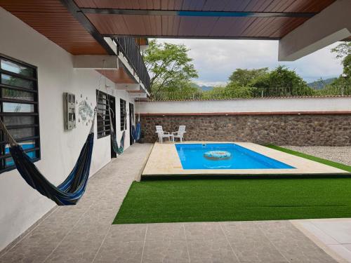 Modern private house, nature, pool, and comfort, Villavicencio (tarifs ...