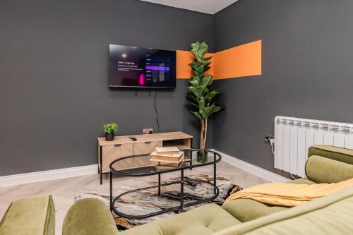 Beautiful One Bedroom Next to Brighton Beach With Sunny Balcony ...