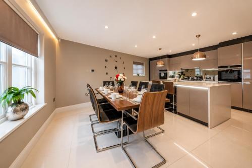 Room D 7C Tranquil & Calming Stay in Batley, Batli (ažurirane cene za ...