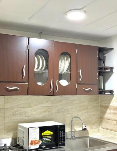 Apto Moderno y Minimalista ,Tranvía a 5 min, Medellín (precios ...