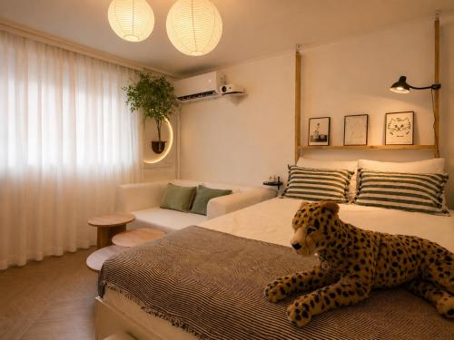 NEW OPEN Quiet Private Stay near Jamsil, COEX & Lotte Tower Hotel ...