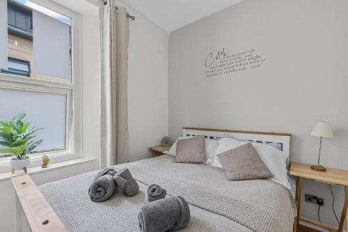 Oak Design 1bed flat great location free parking, Mannamead (prezzi ...
