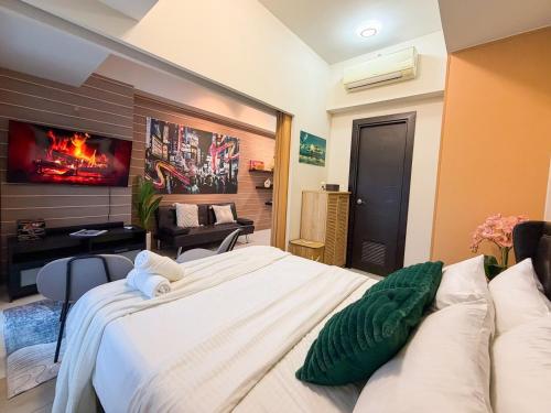 Luxe 1BR in BGC Across Mitsukoshi, Uptown Mall, Manila (preços ...