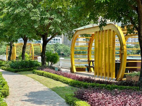 Stylish Premium Apartment Near Convention Center and Korean Embassy ...