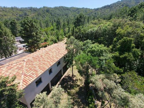 Superbe villa avec piscine pour 6 pers proche des piscines naturelles ...