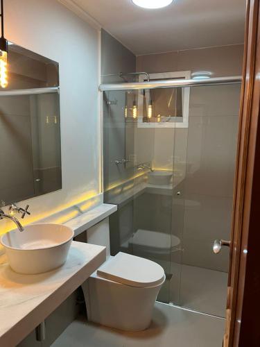 Luxury and Design Just Steps from Capivari Suite with Fireplace, Campos ...