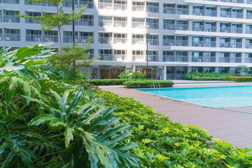 Best Location! Near BGC, Makati, Ortigas & MRT, Manila (updated prices ...