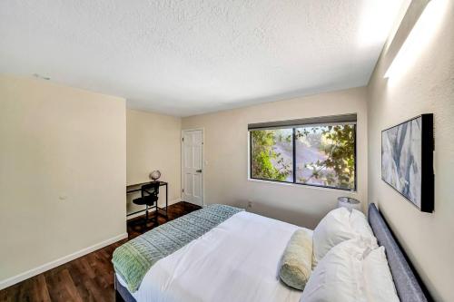 4BR House W/ Pool, Spa & Bonus room/office!, Agoura Hills ...