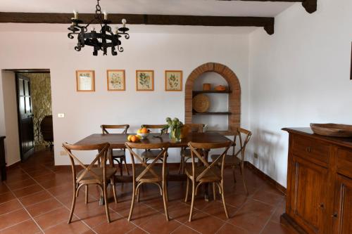 Rustic House with Small Private Garden - Vallerona, Roccalbegna (tarifs ...