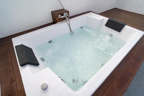 Luxury 1 BR Villa with Pool View & Jacuzzi, Munggu (opdaterede priser ...