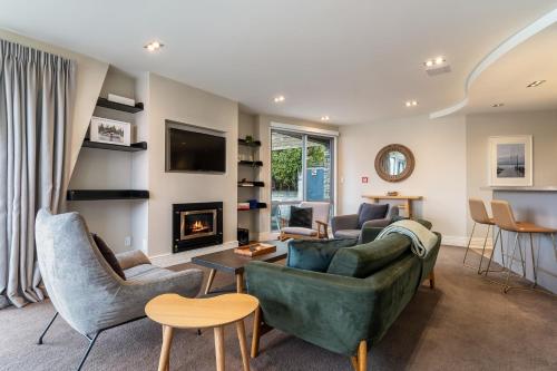Adelaide Courtyard - Walk to Town - Free Parking, Queenstown ...