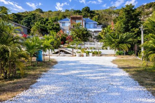 Treasure Beach Coastline Villa - Close to Beach and Amenities, Treasure ...