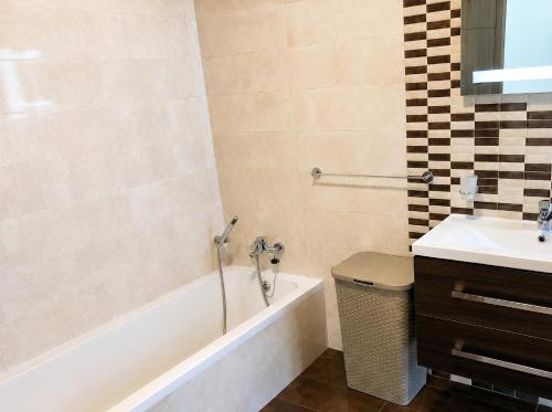 Spacious and cozzy Flat- AC's in the bedrooms, Msida (precios ...