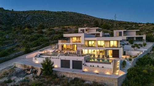 Royal Sky Elite Villa Residence, Seget Vranjica (tarifs actualisés pour ...