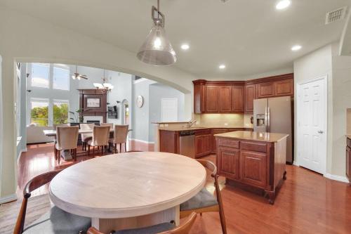 Near FIFA World Cup Dallas Stadium, Golf view home, Grand Prairie ...
