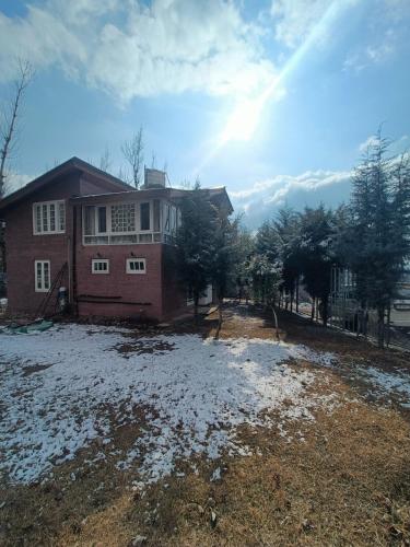 Trekker's Rest Cozy mountain n forest hideaway, Srinagar (updated ...