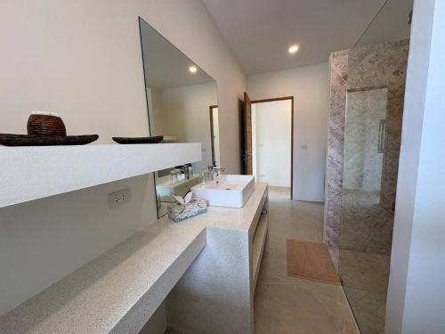 Martin's Villa 3BR Pool Villa with Tropical Garden, Mae Nam ...
