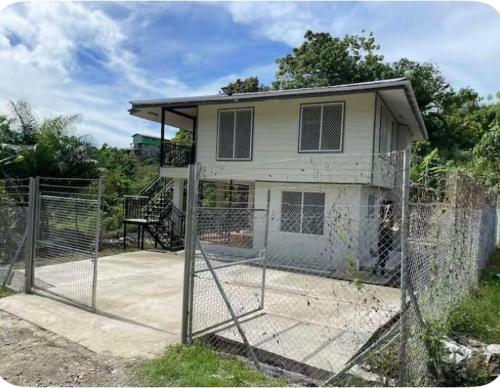 A 2 bedroom cozy unit upstairs at Jackson Ridge, Honiara (aktualisierte ...