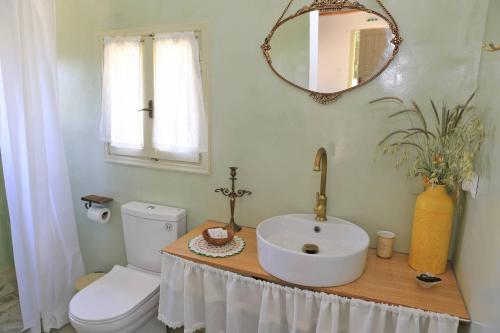 Oak Farm Guest House Junior, Andros (precios actualizados en 2026)