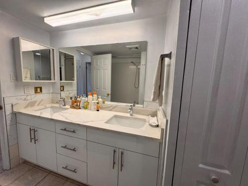 2 BR with Underground parking on 17 Ave Prime spot, Calgary (updated ...