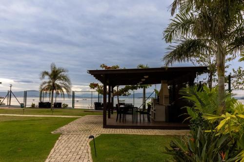Oceanfront House with Heated Pool, Jacuzzi, Fireplace, Florianópolis ...