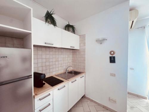 Beach Studio - 1 Minute from Santa Maria Beach, Santa Maria (precios ...