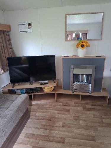 Cosy dog-friendly caravan at Bowland Fell in Yorkshire ref 93022S ...