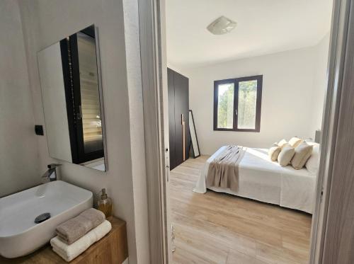 Villa Miramare Peaceful Oasis with Garden, Pool and Sea View in Alghero ...