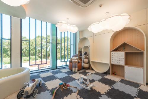Modern Apartments in the Title Legendary Bang Tao, Bang Tao Beach ...